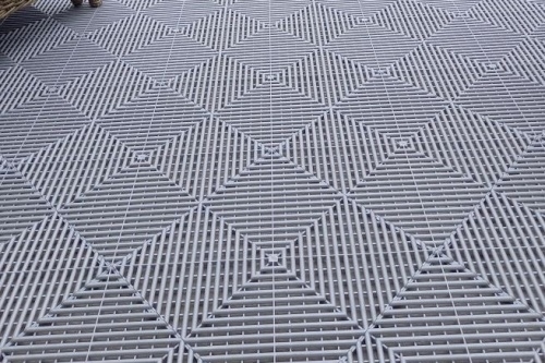 Waarom RibDeck tegels de perfecte tuin tegels zijn | PVCkliktegel.nl